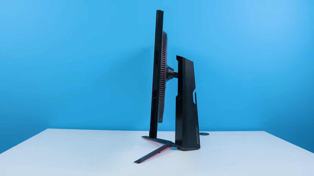 Curved vs. Flat Monitors: Which One Should You Go For? - Tech Inspection