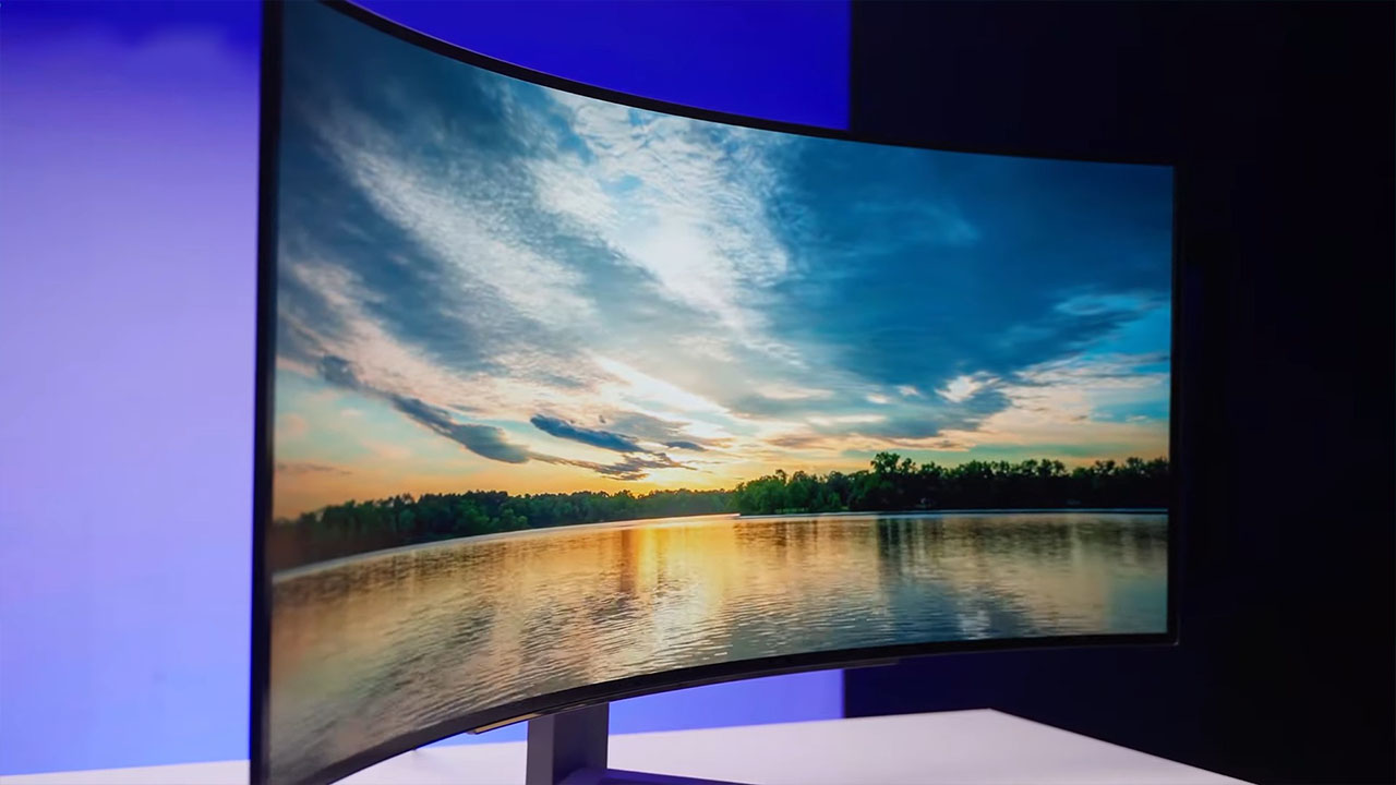 Curved vs. Flat Monitors: Which One Should You Go For? - Tech Inspection